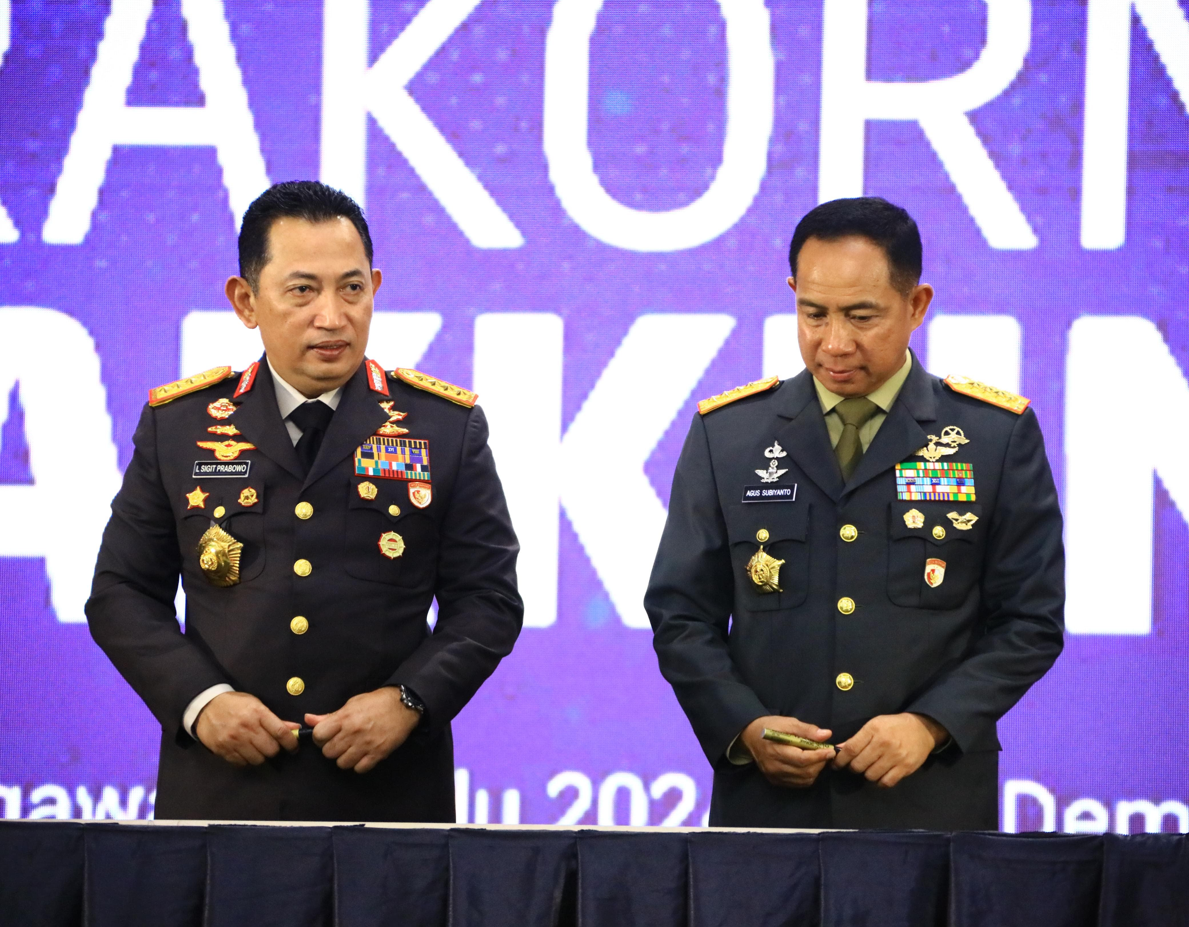 Kapolri dan Panglima TNI Deklarasi Komitmen Netralitas di Pemilu 2024 Kapolri dan Panglima TNI Deklarasi Komitmen Netralitas di Pemilu 2024