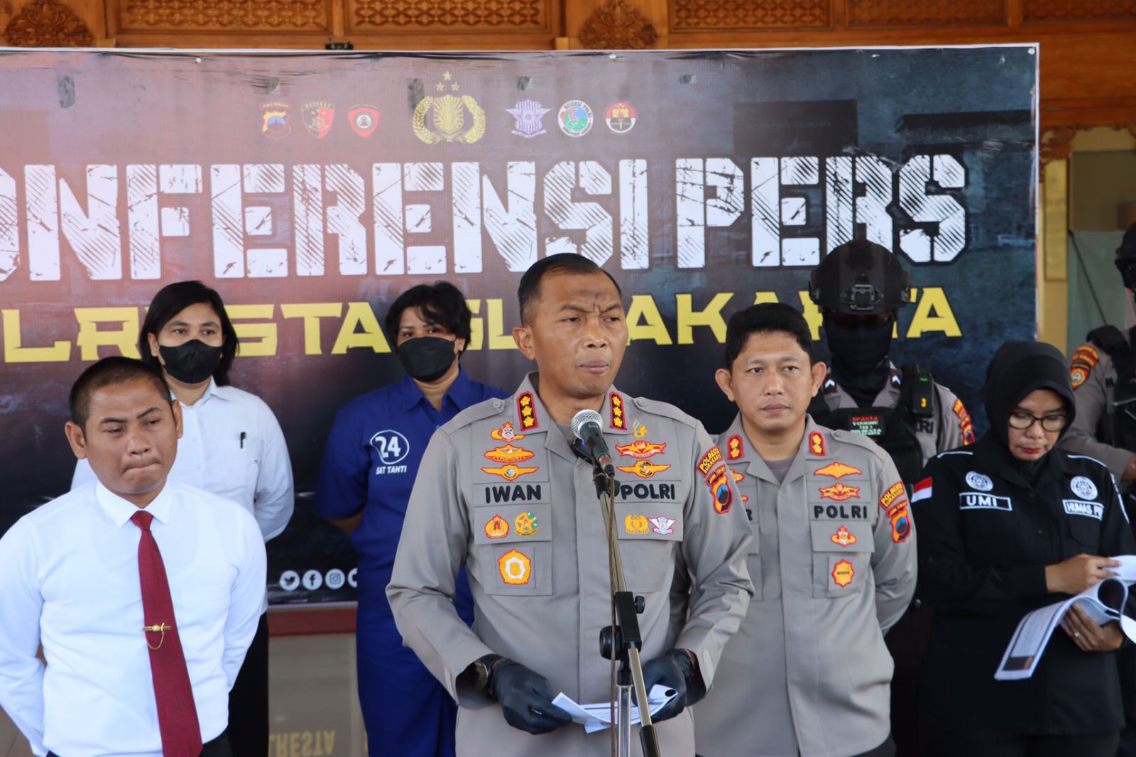 Konferensi Pers Terkait Ungkap Kasus Dugaan Tindak Pidana Penganiayaan ... Konferensi Pers Terkait Ungkap Kasus Dugaan Tindak Pidana Penganiayaan ...