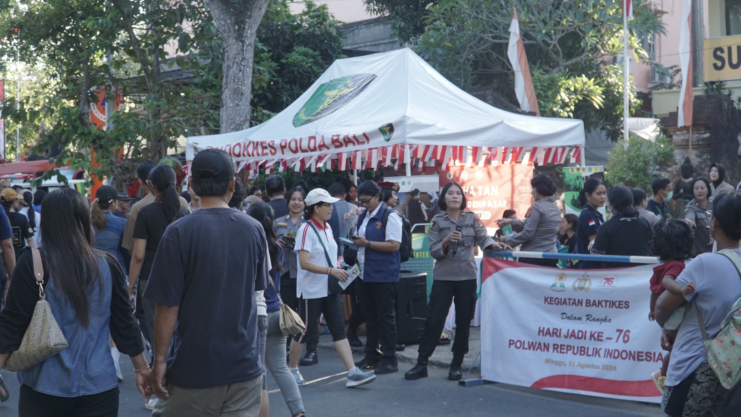 Sambut HUT, Polwan Polda Bali Gelar Bakti Kesehatan di Denpasar Sambut HUT, Polwan Polda Bali Gelar Bakti Kesehatan di Denpasar