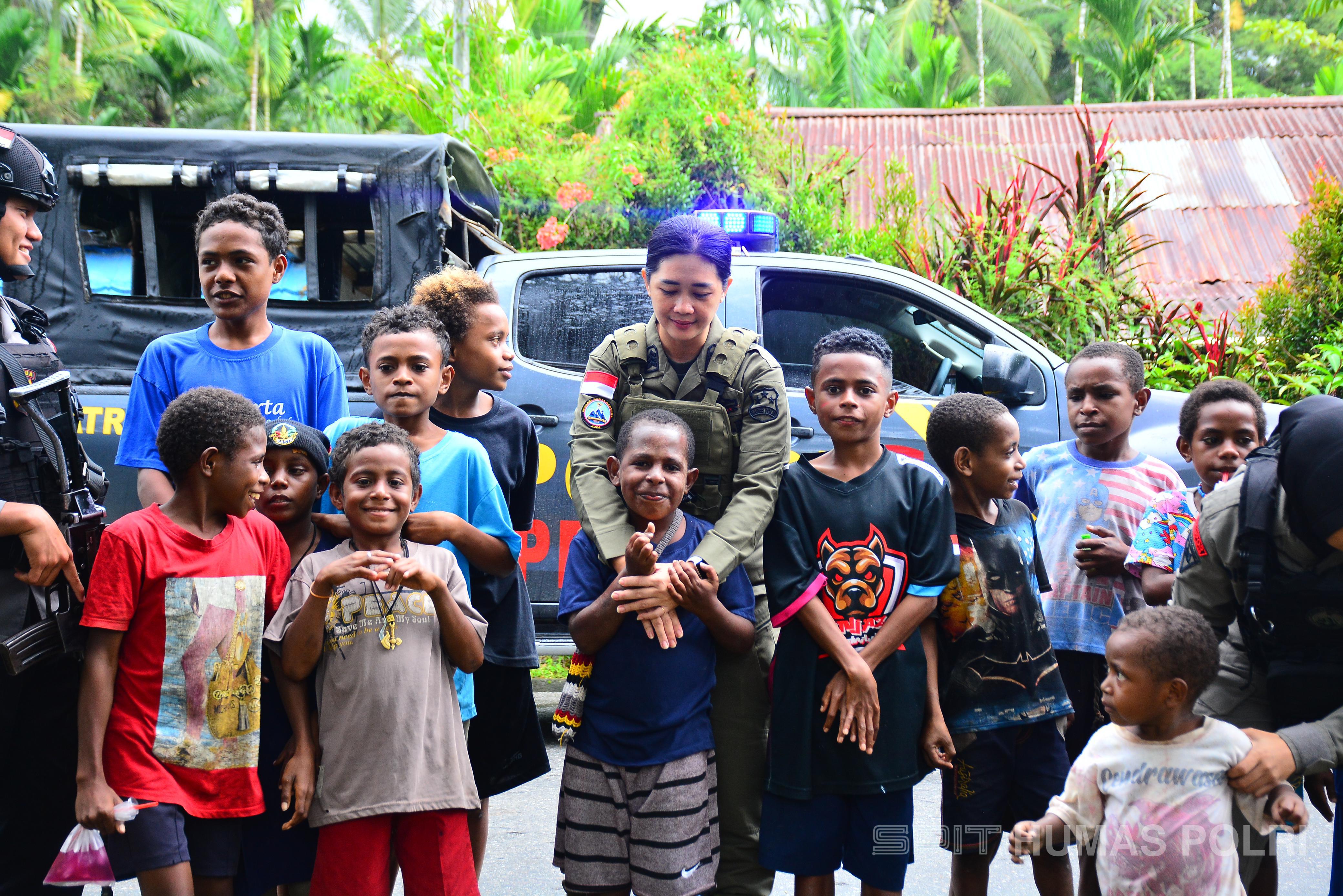 Satgas Ops Damai Cartenz Dan Polres Mimika Laksanakan Patroli Dialogis ... Satgas Ops Damai Cartenz Dan Polres Mimika Laksanakan Patroli Dialogis ...