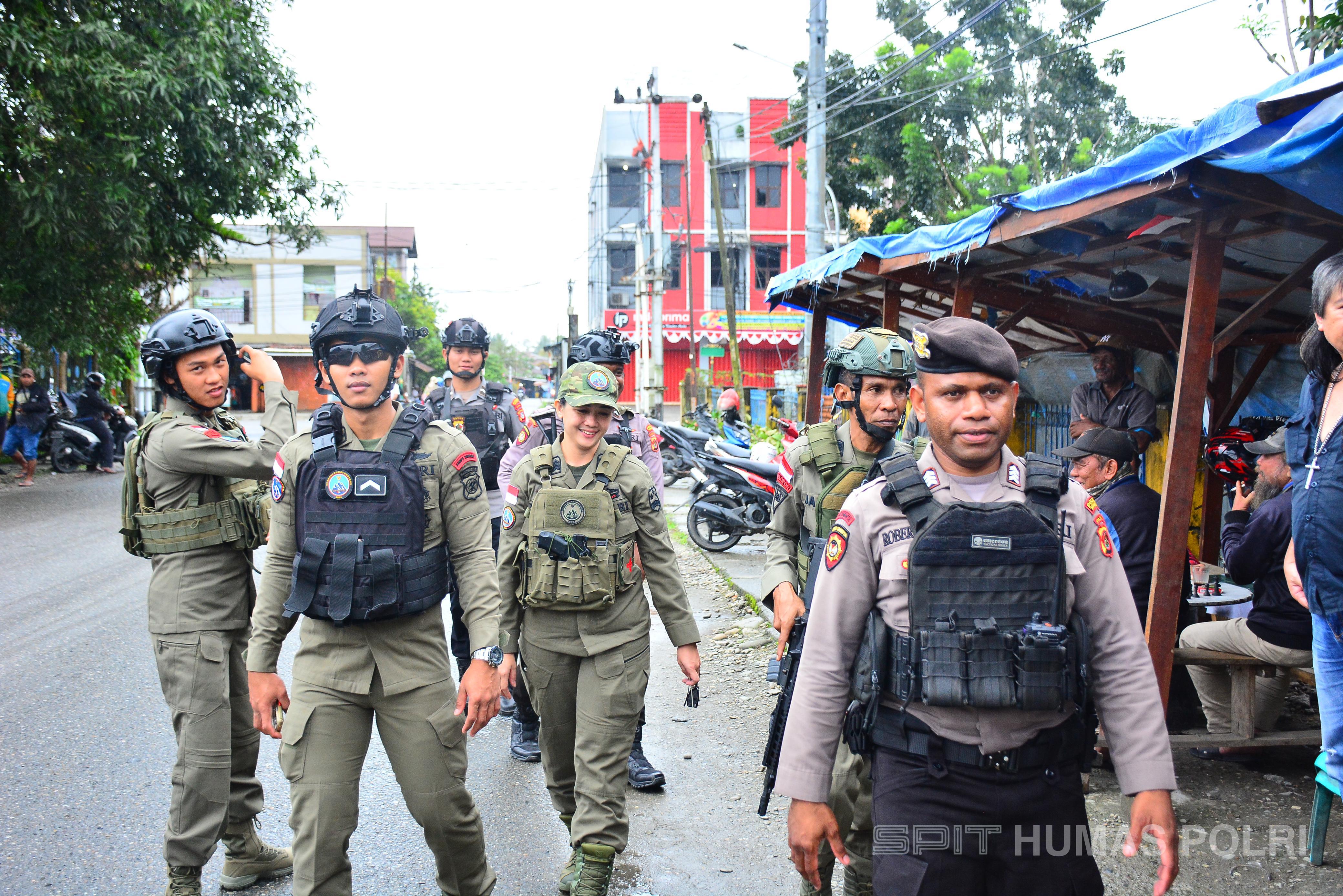 Satgas Ops Damai Cartenz Dan Polres Mimika Laksanakan Patroli Dialogis ... Satgas Ops Damai Cartenz Dan Polres Mimika Laksanakan Patroli Dialogis ...