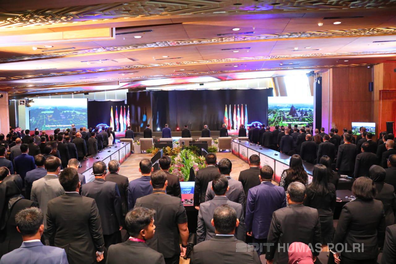 Presiden Jokowi Buka AMMTC ke-17 Presiden Jokowi Buka AMMTC ke-17